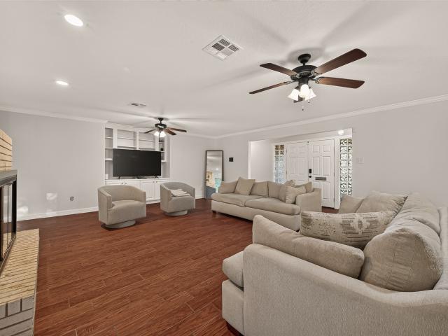 1209 Sunset Drive