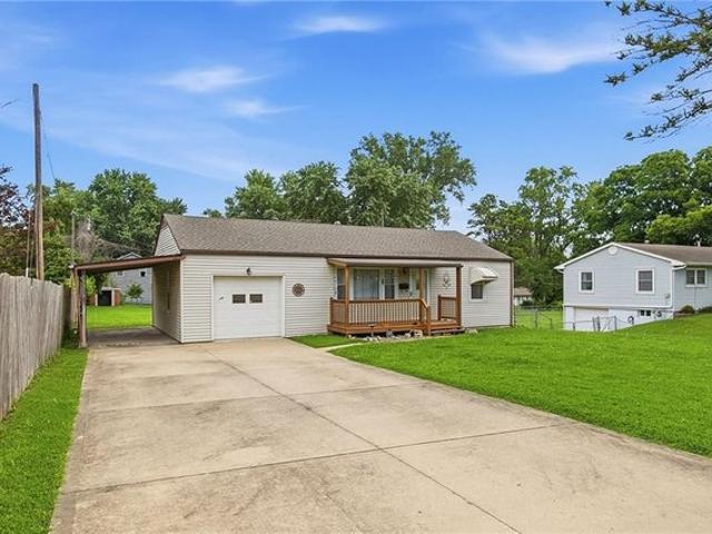 1209 SW Eugene St, Blue Springs, MO 64015