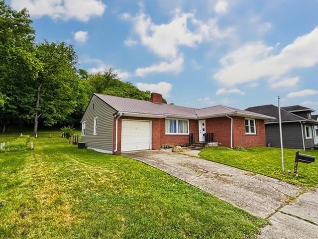 1209 S 10th St, Ironton, OH 45638