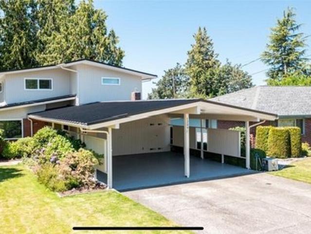 1209 S 10th St, Mount Vernon, WA 98274