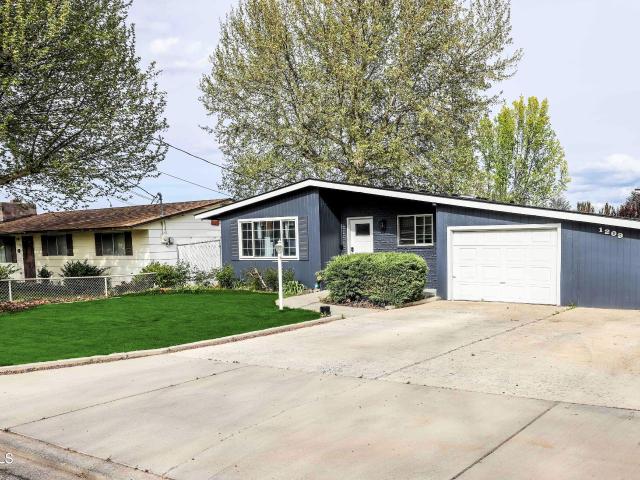 1209 S 44th Ave, Yakima, WA 98908 | MLS #26 1210
