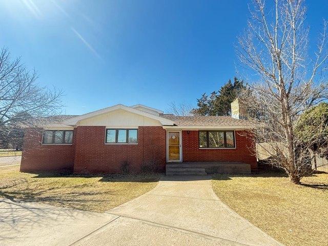 1209 S Jefferson St, Hugoton, KS 67951