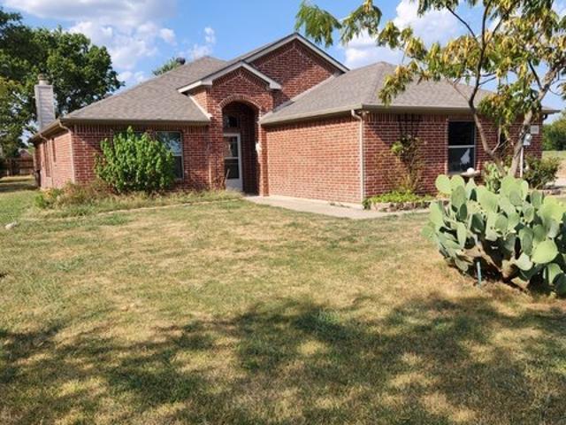 1209 Sherman St, Tioga, TX 76271