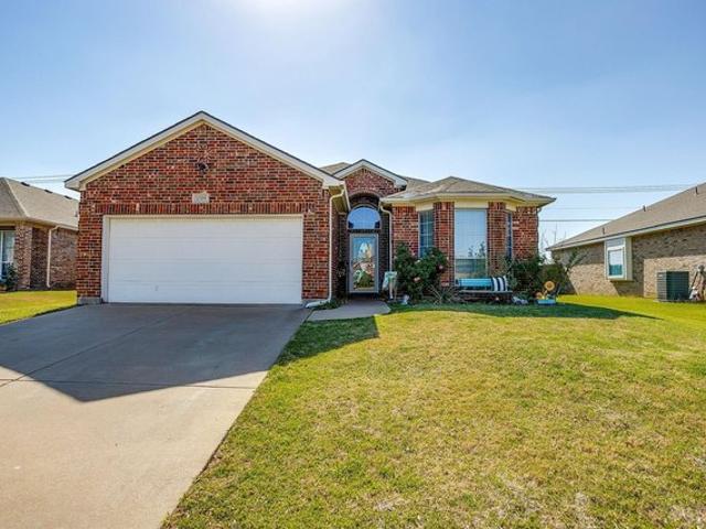1209 Spanish Moss Dr, Burleson, TX 76028