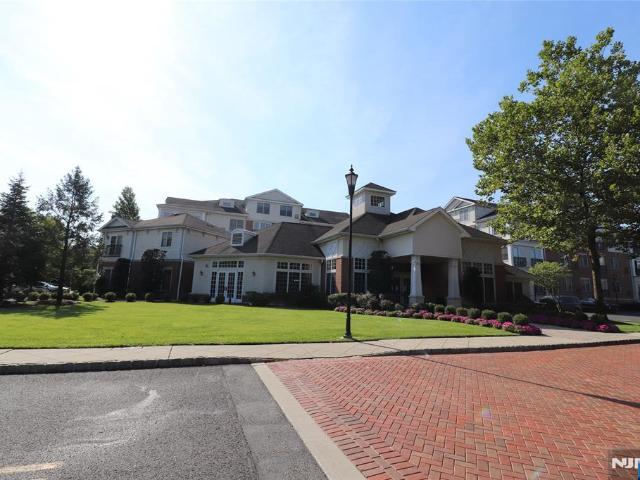 1209 The Plaza