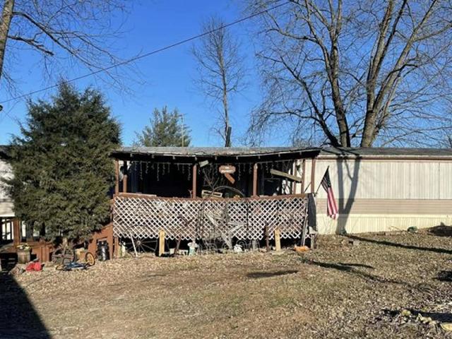 1209 W Walnut St, Brownstown, IN 47220