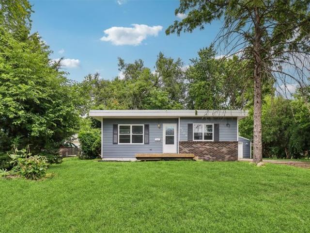 1209 Walnut St, West Des Moines, IA 50265