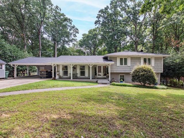 1209 Willowbrook Dr, Cary, NC 27511