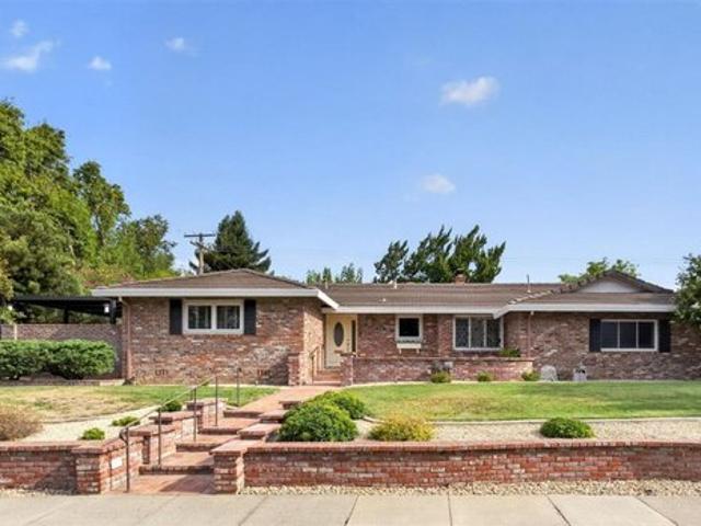 1209 47th Ave, Sacramento, CA 95831