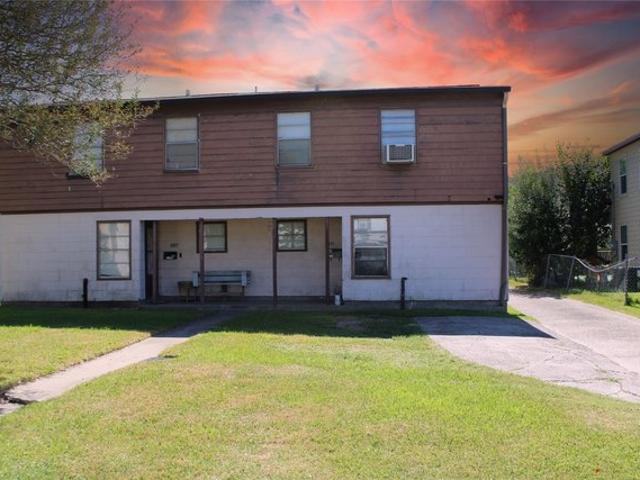 1209 6th Ave N, Texas City, TX 77590