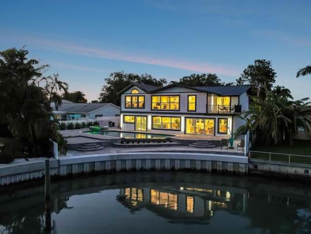 1209 79th St S, Saint Petersburg, FL 33707