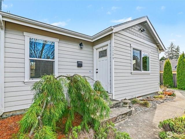 1209 9th Ave SE, Olympia, WA 98501