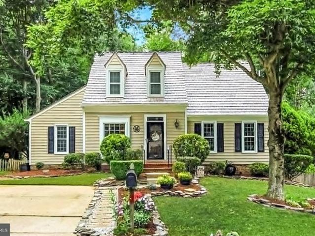 12000 Farrabow Ln, Woodbridge, VA 22192