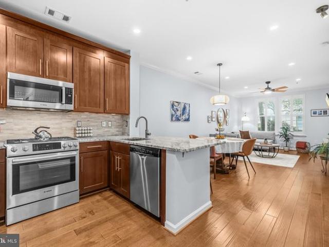 12000 Market St Apt 146, Reston, VA 20190