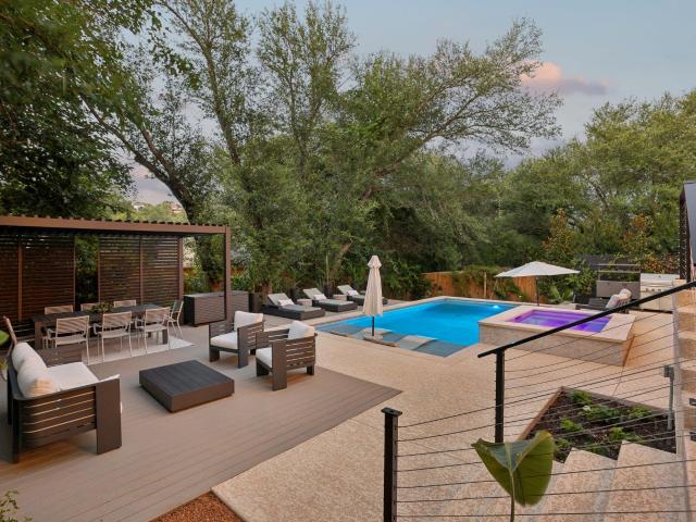 12000 Portobella Dr
