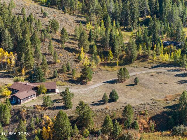 12000 S Palmer Creek Dr, Jackson, WY 83001 | MLS #25 2997 | Compass