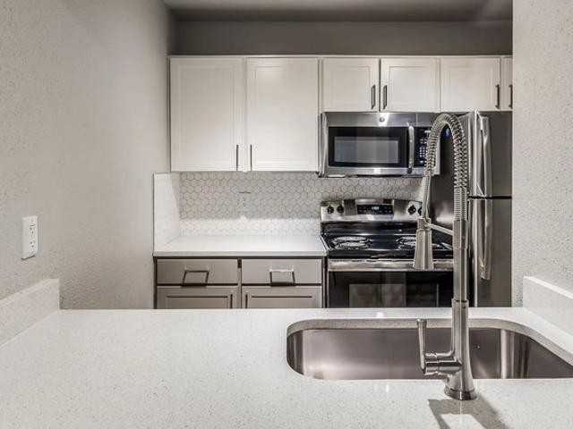 12000 Sawmill Rd, The Woodlands, TX 77380