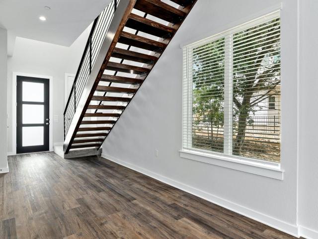 12001 Vista Parke Dr # 701