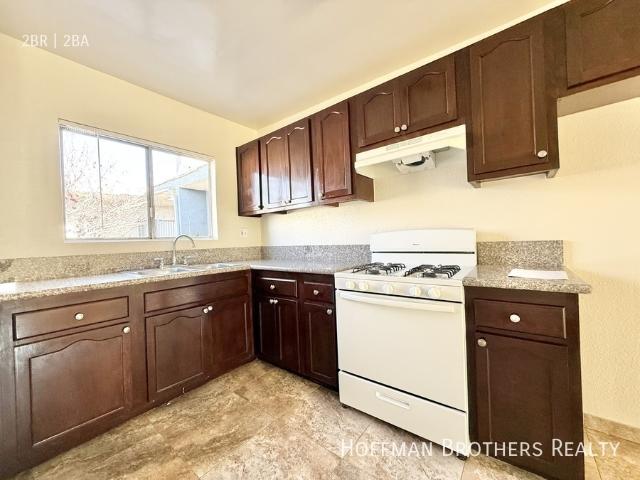 12001 Allegheny St, Panorama City, CA 91352