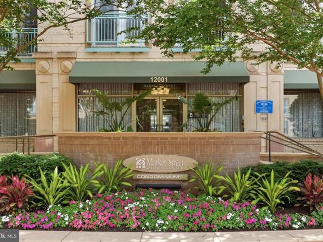 12001 Market St Apt 122, Reston, VA 20190