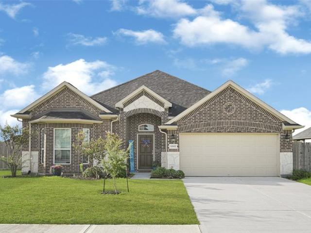 12002 Champions Forest Dr, Mont Belvieu, TX 77535