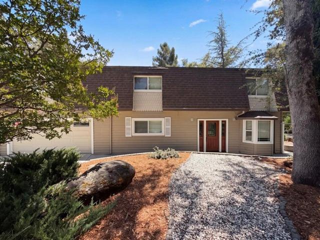 12007 Torrey Pines Dr, Auburn, CA 95602