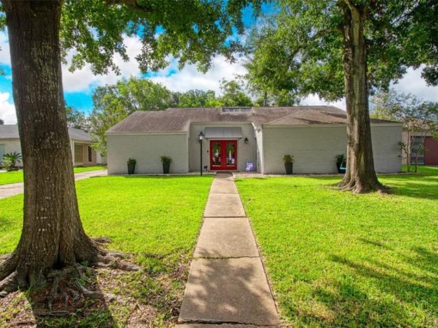 12007 Nova Dr, Houston, TX 77077