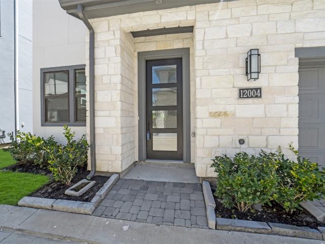12004 Royal Oaks Banner Way, Houston, TX 77082 | MLS #86207 | Compass