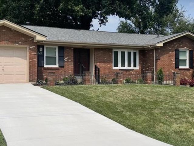 12009 Brookmoor Dr, Louisville, KY 40243