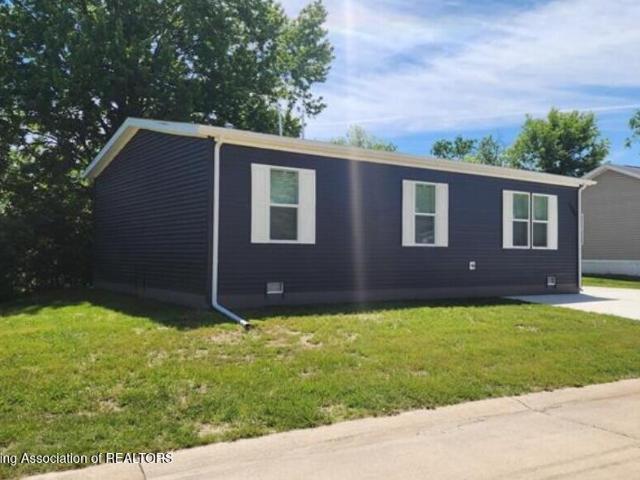 1200 Maple Leaf Court