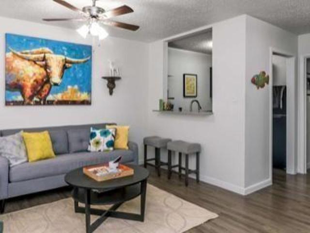 1200 Mariposa Dr # 2