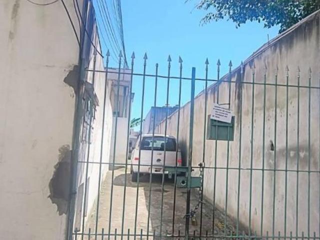 1200 metros de terreno