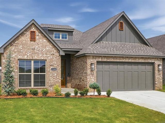 1200 N Dogwood Ave, Broken Arrow, OK 74012