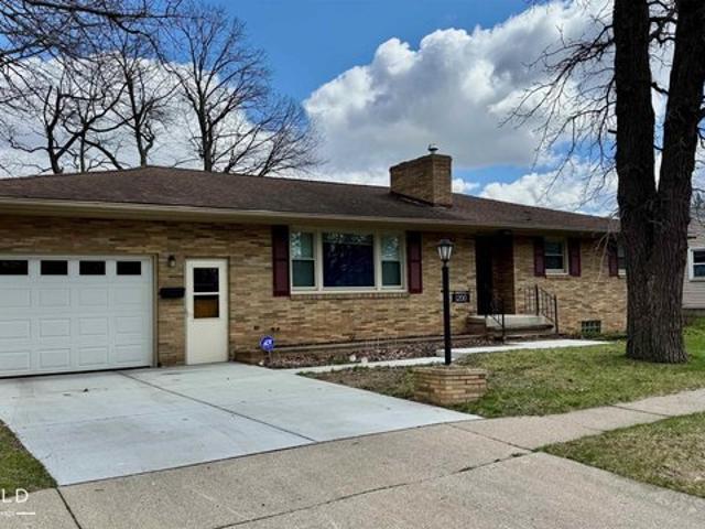 1200 N Dewey St, Owosso, MI 48867