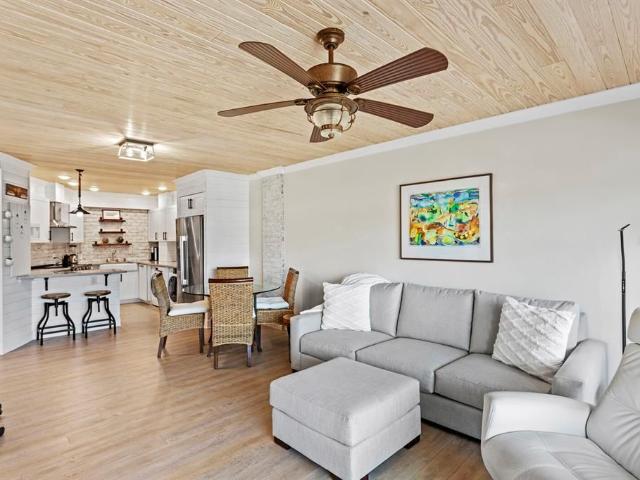 1200 N Shore Drive NE Unit 313, St Petersburg, US, FL