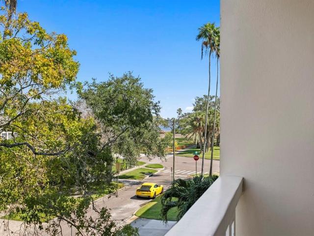 1200 N Shore Drive NE Unit 316, St Petersburg, US, FL