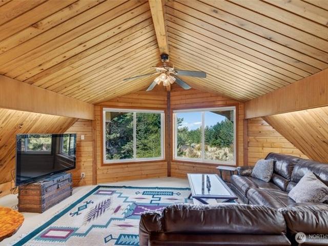 1200 nd Ln, Ocean Park, WA 98640