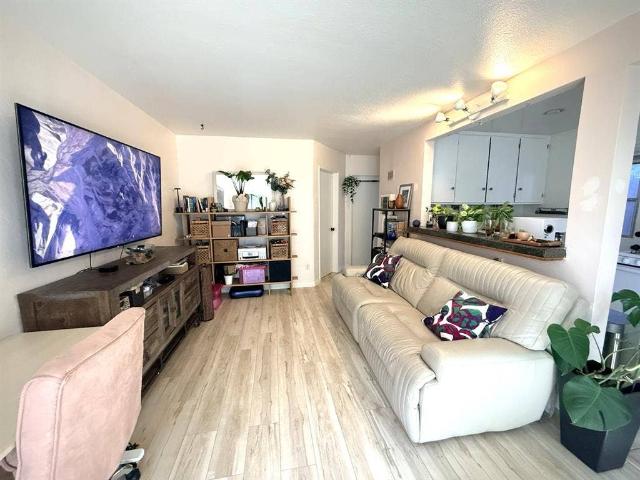 $1200 Ocean Beach, move in Aug 1st