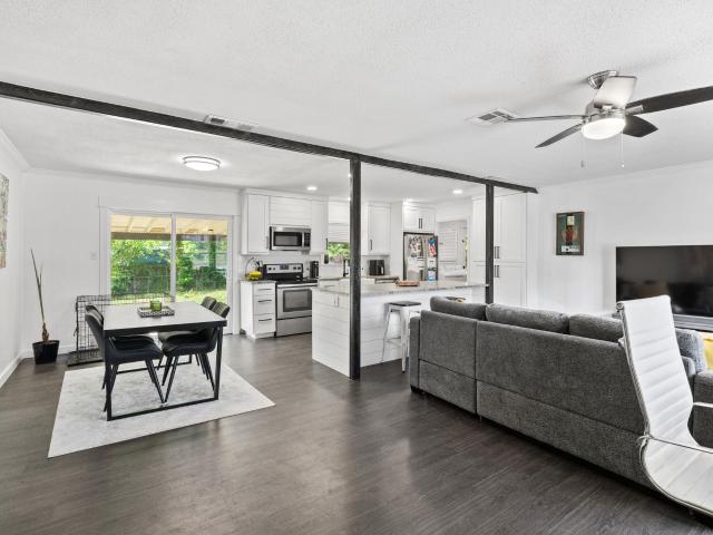 1200 Ash Dr