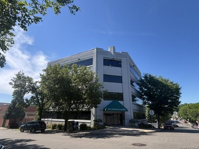 1200 Brown Street 10