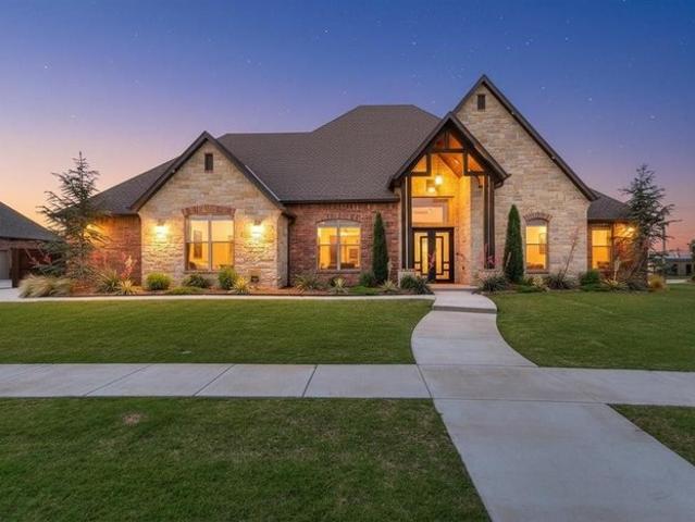 1200 Canteberry Dr, Yukon, OK 73099