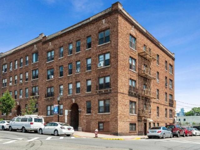 1200 Central Avenue