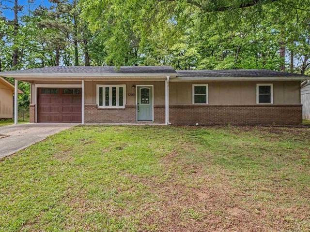 1200 Chris Dr, Benton, AR 72015