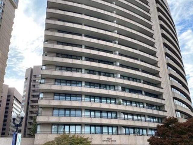 1200 Crystal Dr Apt 214, Arlington, VA 22202