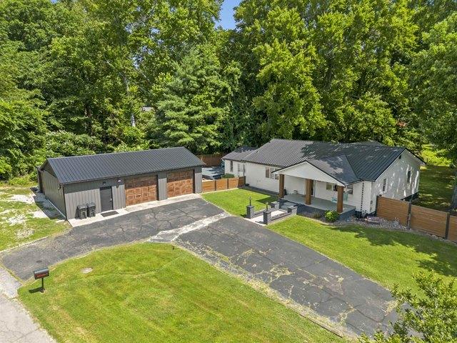 1200 Dillow Ave, Raceland, KY 41169