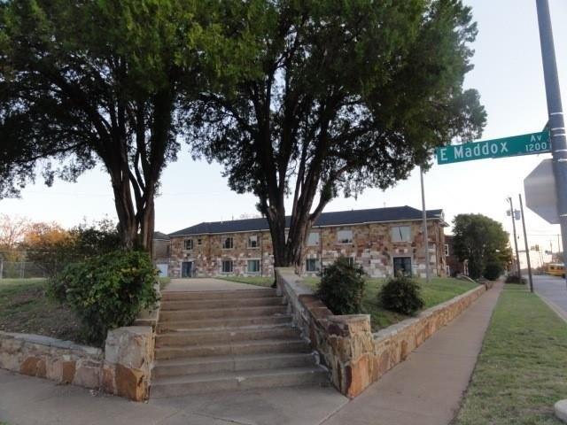1200 E Maddox Ave, Fort Worth, TX 76104