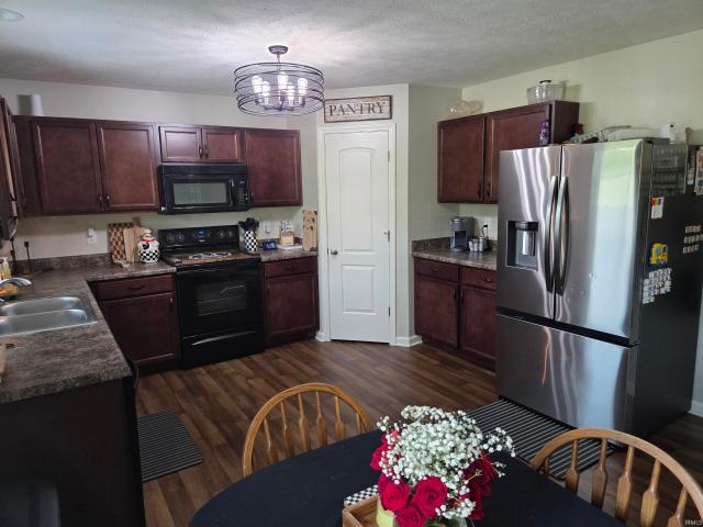 1200 E Pittenger Court