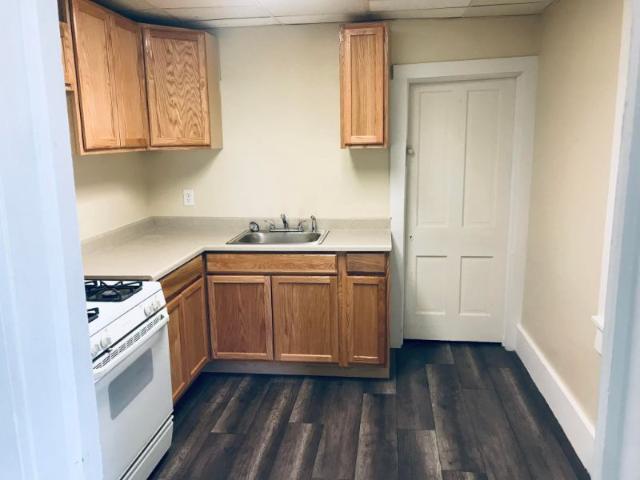 1200 Gomber Ave CAMBRIDGE 4PLEX