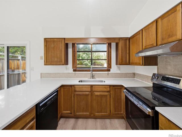 1200 Hillside Court