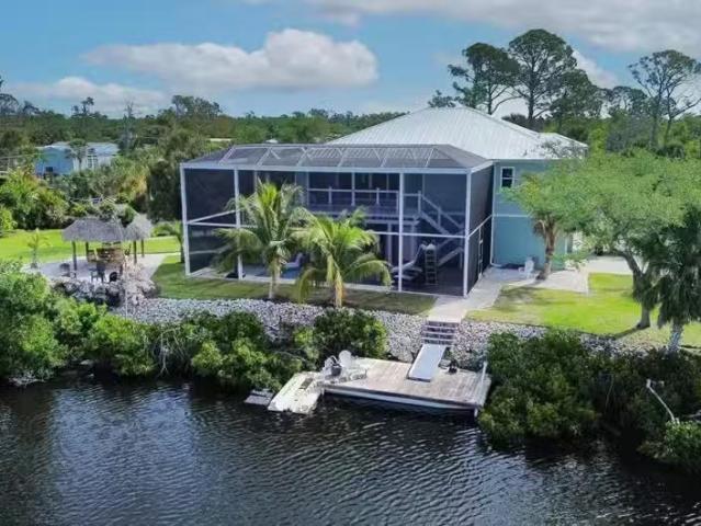 1200 Kingfisher Dr, Englewood, FL 34224 MLS D6136031